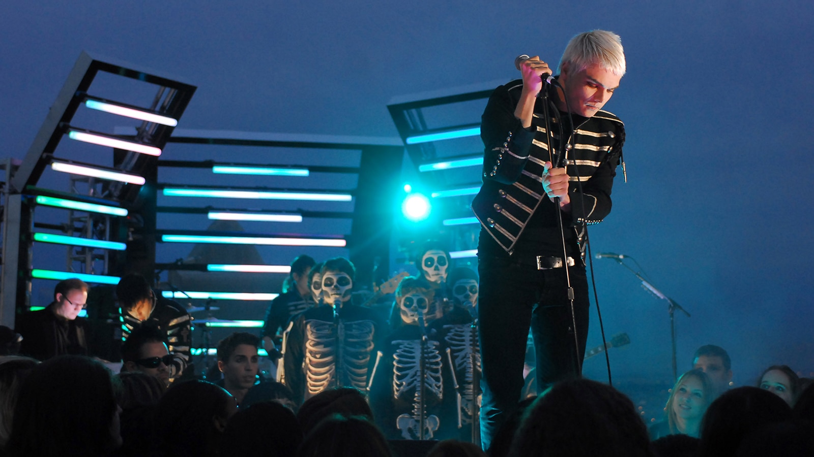 Emo Is Officially Back. Here’s How To Dress For It | The Journal | MR ...