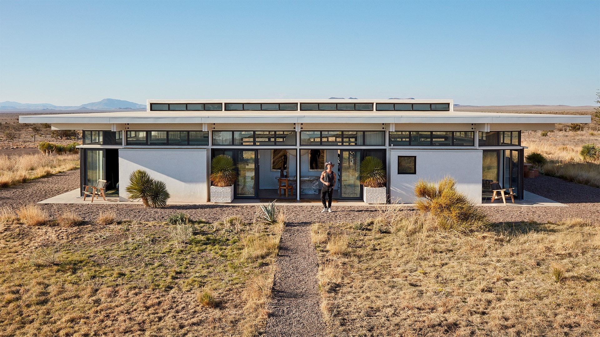 My Space: The Marfa Desert Home Of Mr Douglas Friedman | The Journal ...