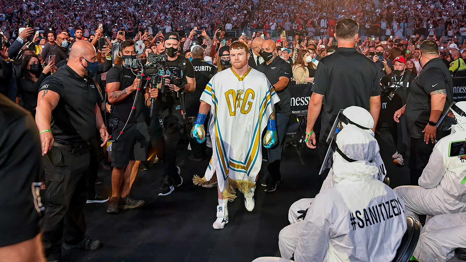 Fashion: Fighting Fits: The Most Memorable Looks In Boxing History ...
