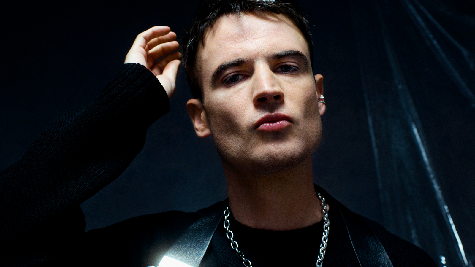 Fashion: The Sandman Star Mr Tom Sturridge Is On The Cusp Of Something ...