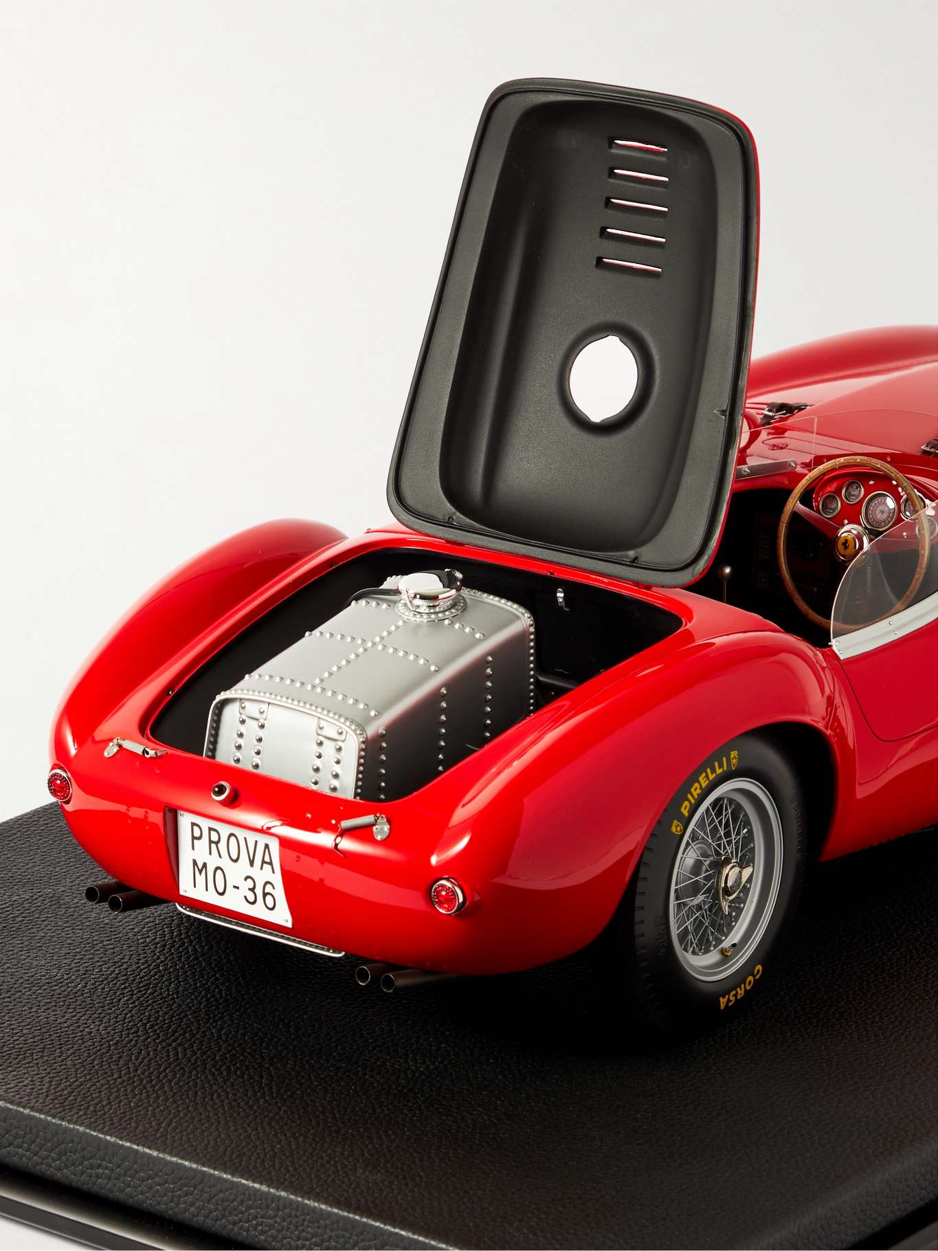 AMALGAM COLLECTION Ferrari 375 Plus Limited Edition 1:8 Model Car for ...