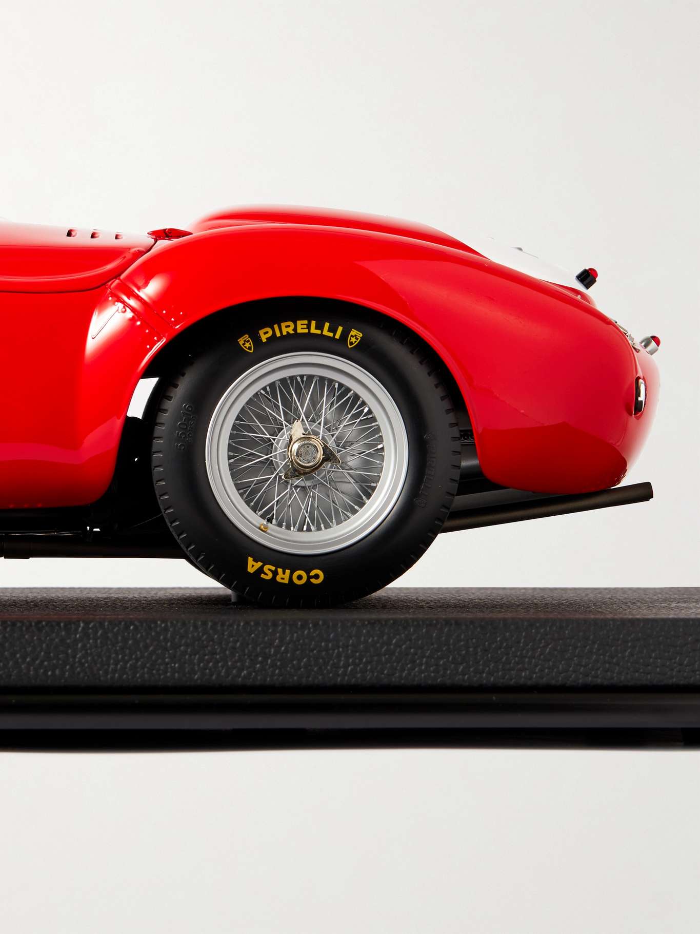 AMALGAM COLLECTION Ferrari 375 Plus Limited Edition 1:8 Model Car for ...