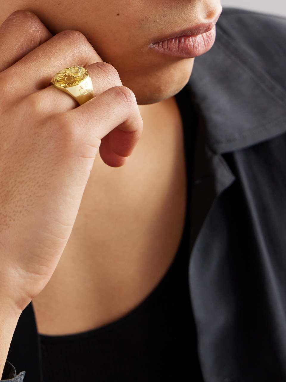 FOUNDRAE Big Daddy 18-Karat Gold Diamond Signet Ring for Men | MR PORTER