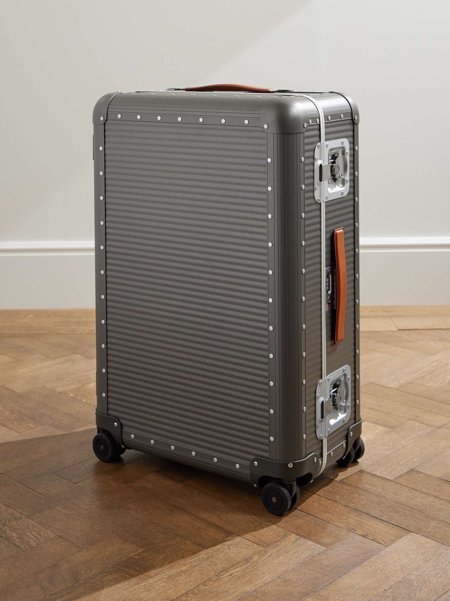 FPM MILANO Bank Spinner 76cm Leather-Trimmed Aluminium Suitcase for Men ...