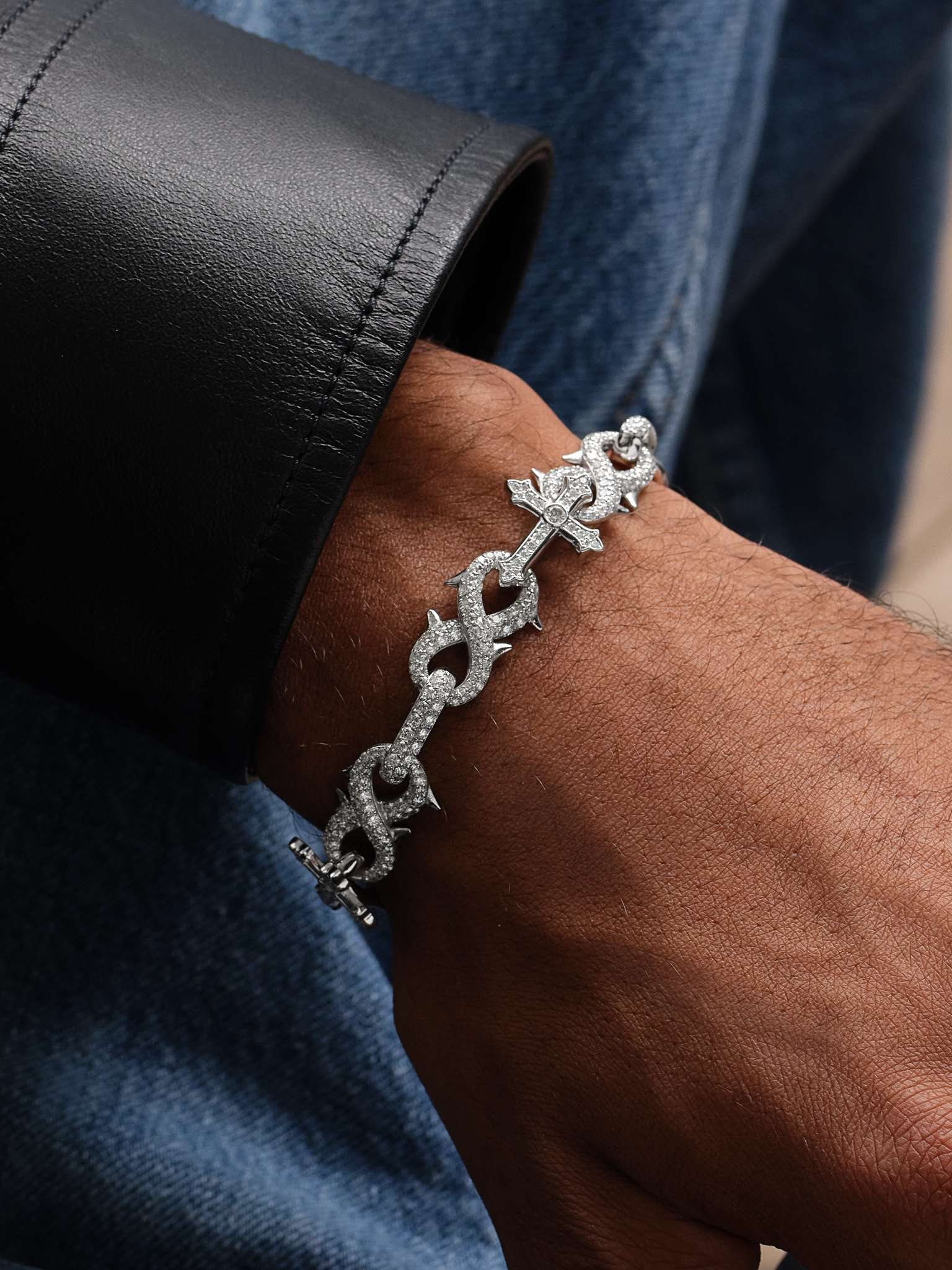 ALEX MOSS NEW YORK St Mark 14-Karat White Gold Diamond Bracelet for Men ...