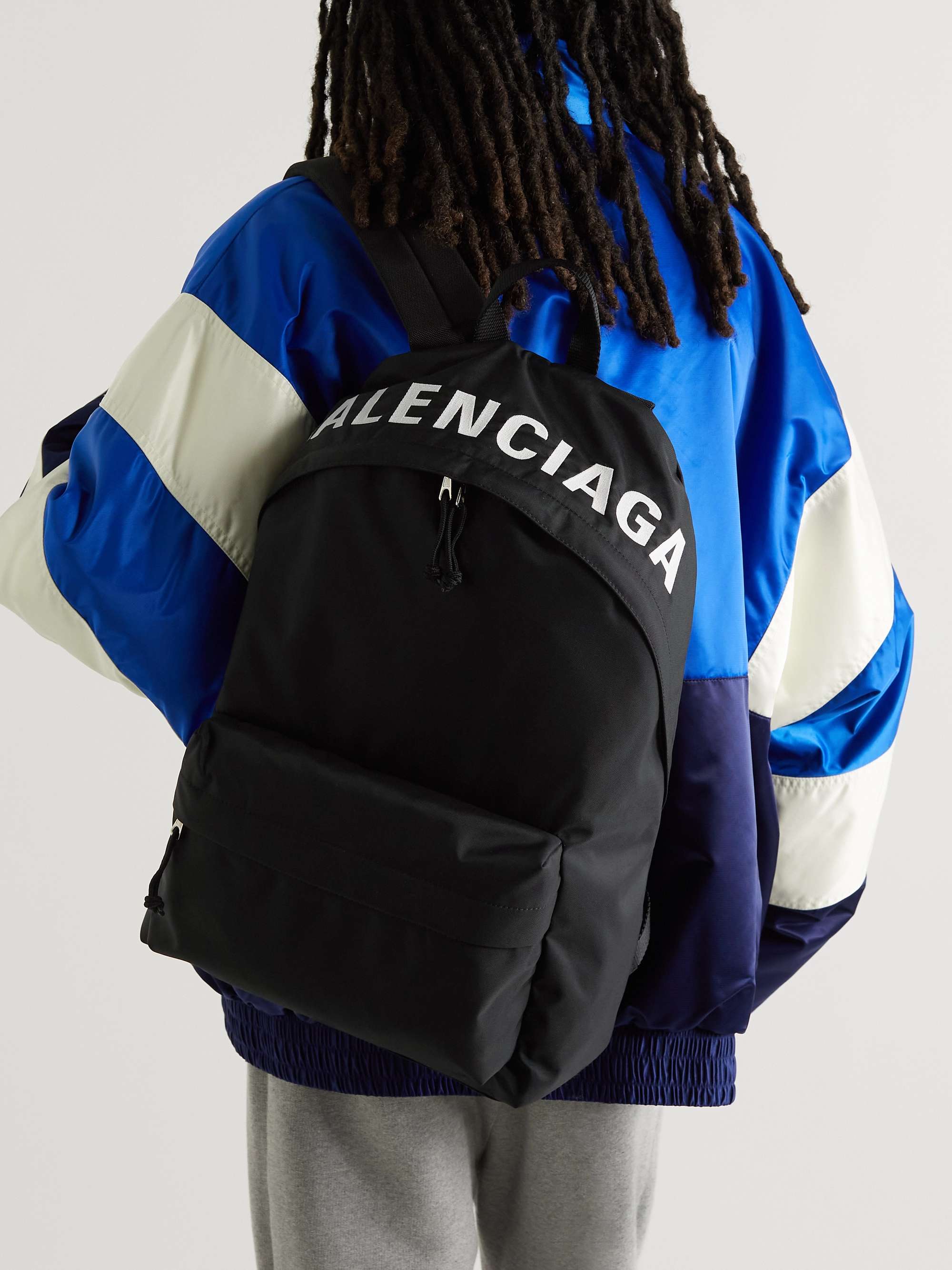 MR PORTER 톰브라운, 발렌시아가, 아크네 등 남성 컬렉션 최대 70% 할인! - MODUBA